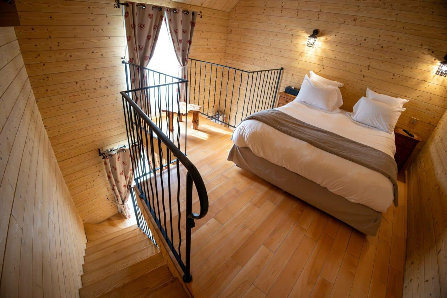 Chambre Chalet, Séjour Romantique | Hôtel avec Piscine Proche Paris